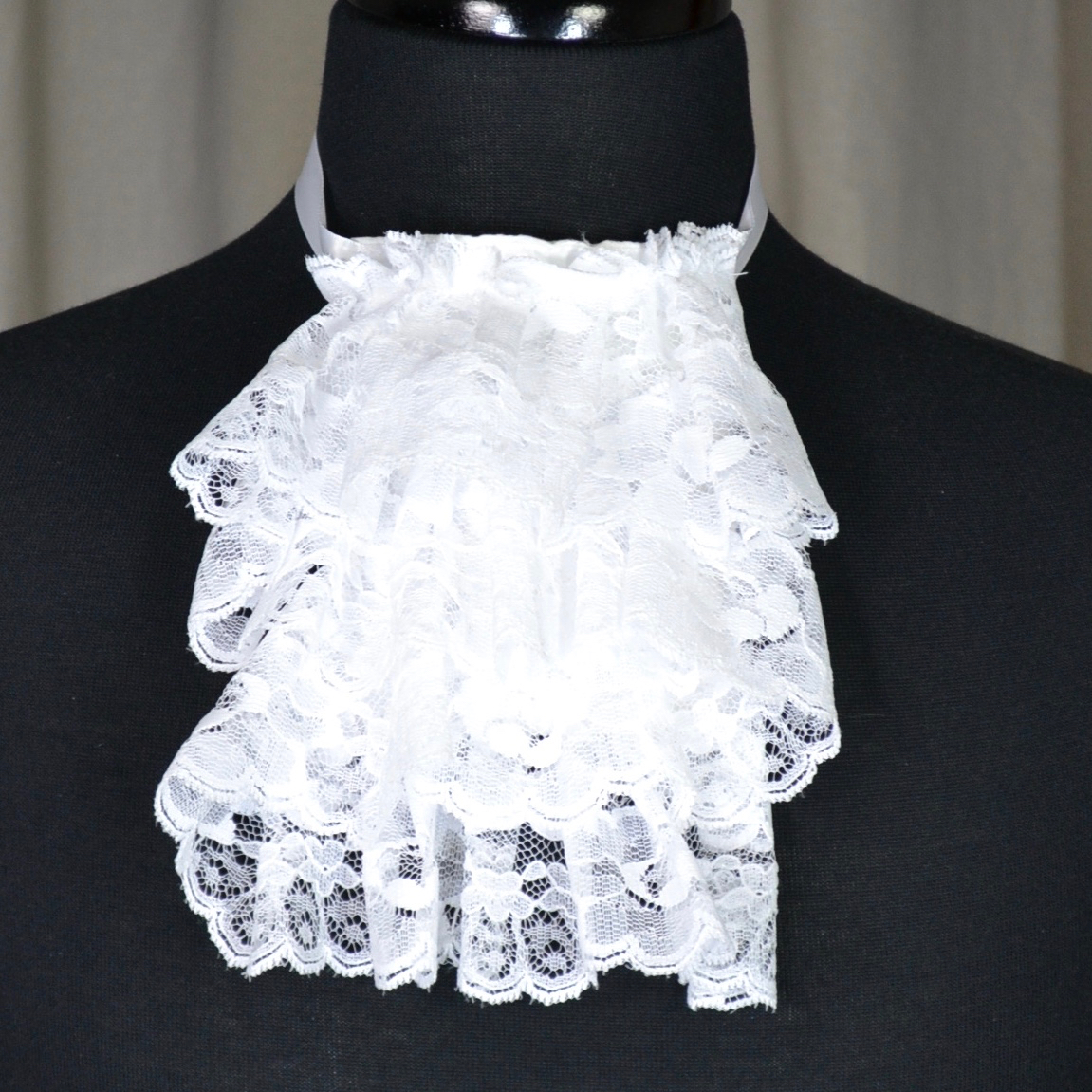ACC01 – Jabot 13 – Lace White 1108 – Felix & Kitty Creative